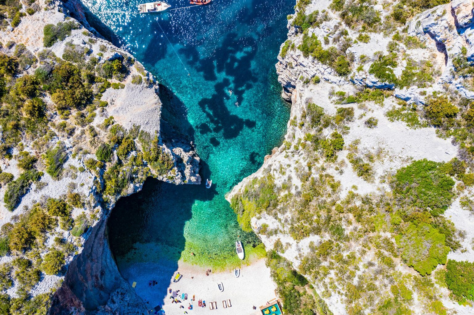 Komiža - The official site of the Tourist Board Split-Dalmatia County