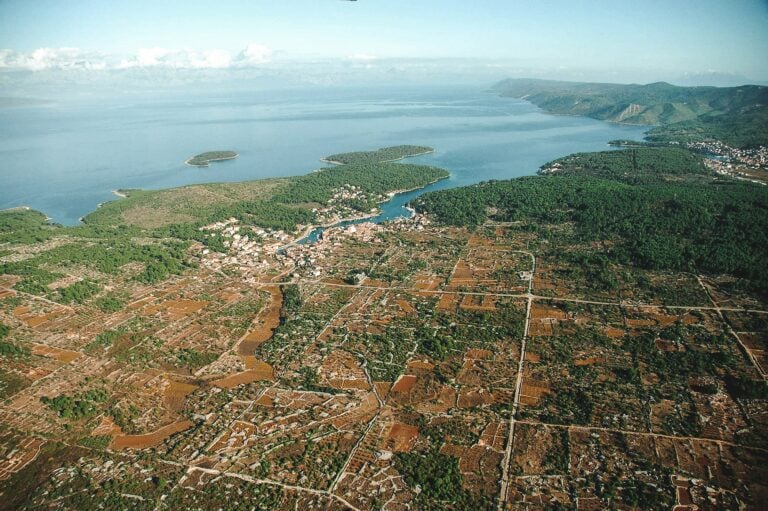 Starigrad - The official site of the Tourist Board Split-Dalmatia County