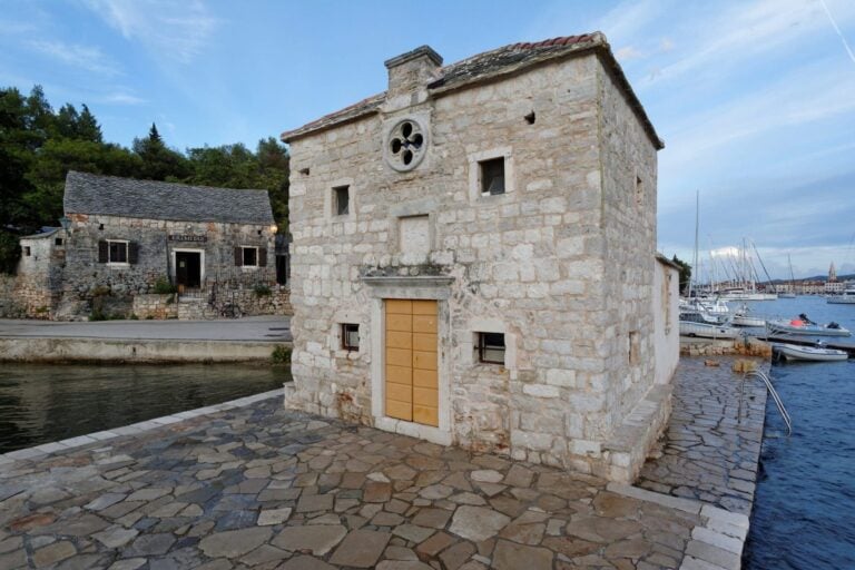 Starigrad - The official site of the Tourist Board Split-Dalmatia County