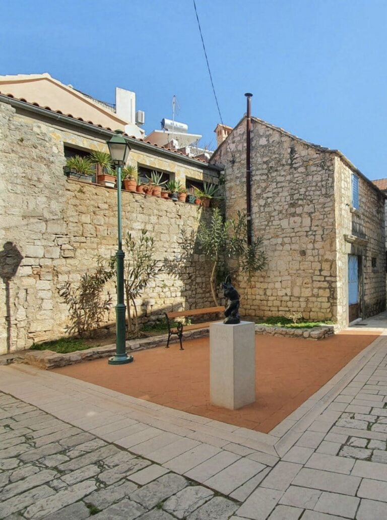Starigrad - The official site of the Tourist Board Split-Dalmatia County