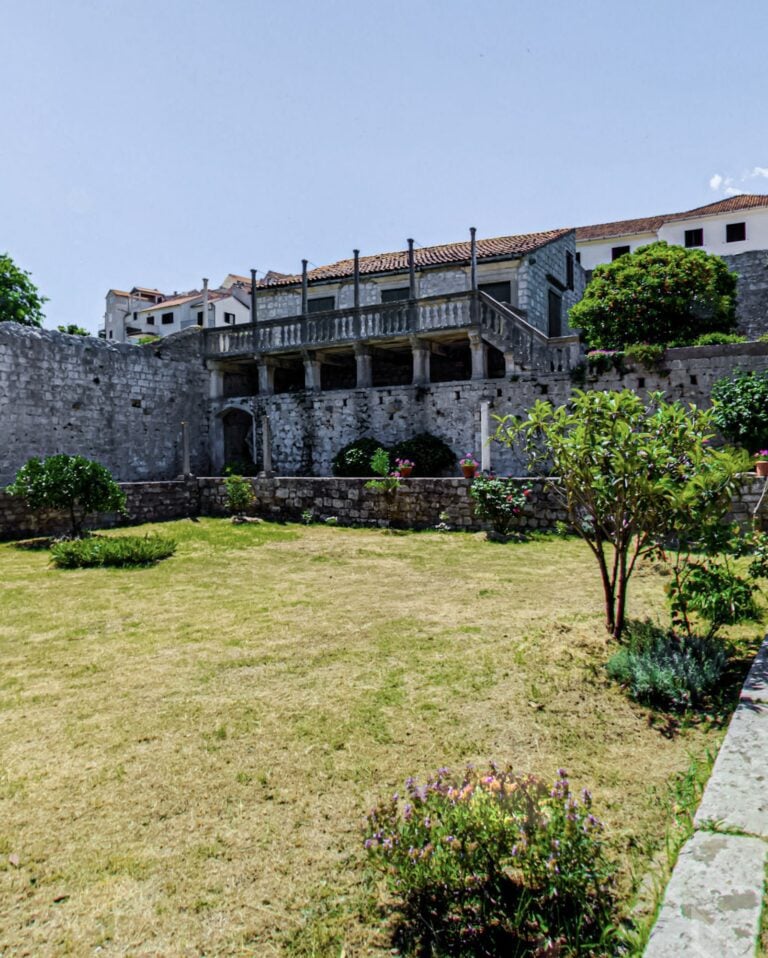 Starigrad - The official site of the Tourist Board Split-Dalmatia County