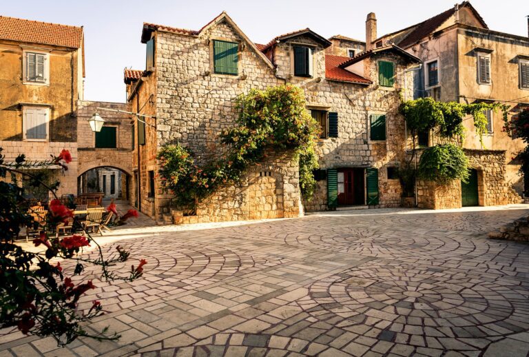 Starigrad - The official site of the Tourist Board Split-Dalmatia County